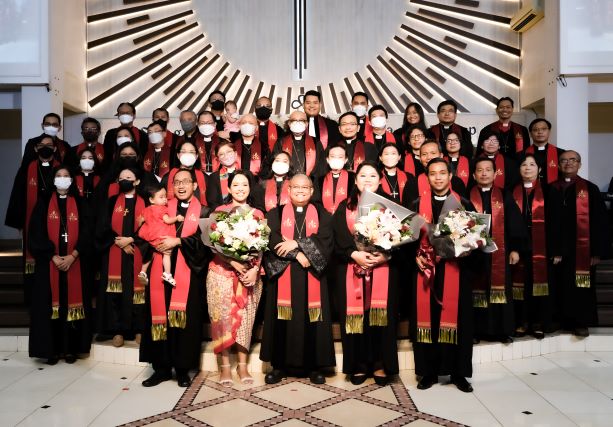 Kebaktian Penahbisan Pendeta Atas Pnt. Modi Tiko Pradana, Pnt ...